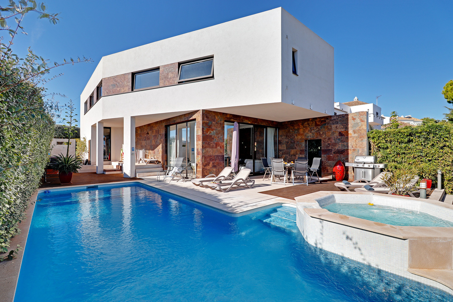 Information | Villa Marlin | Portucasa